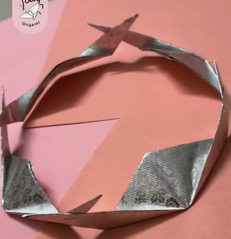 How to Make an Origami Crown: A Step-by-Step Tutorial for Beginners ...